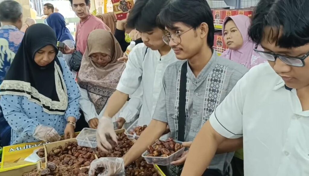 Lawang Agung Penuhi Stok Kurma Jelang Bulan Ramadhan – Surabaya Post News